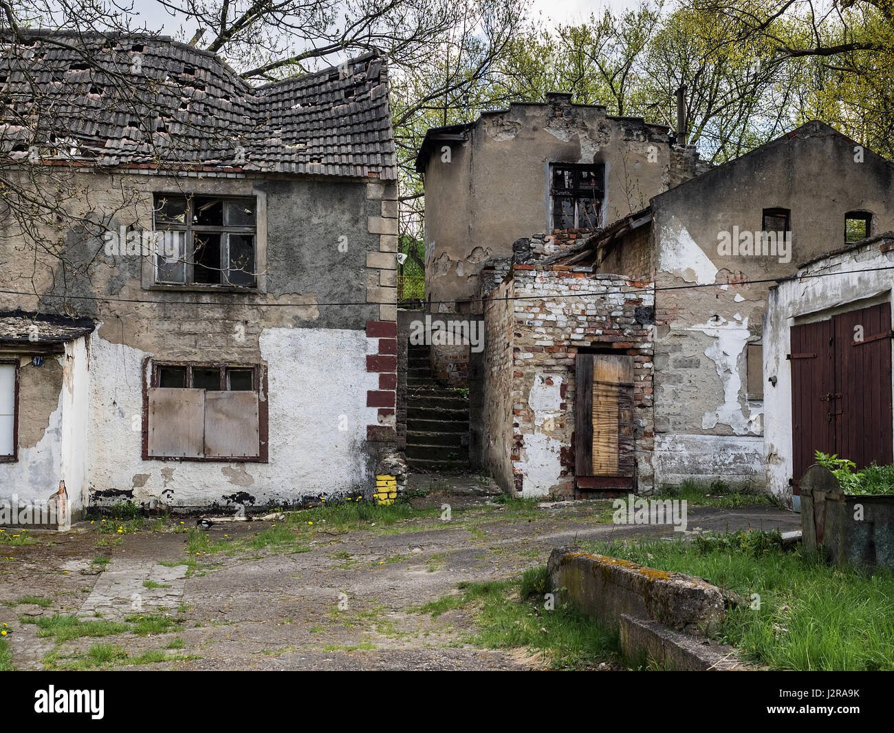 Ruined old house Stock Photo - Alamy