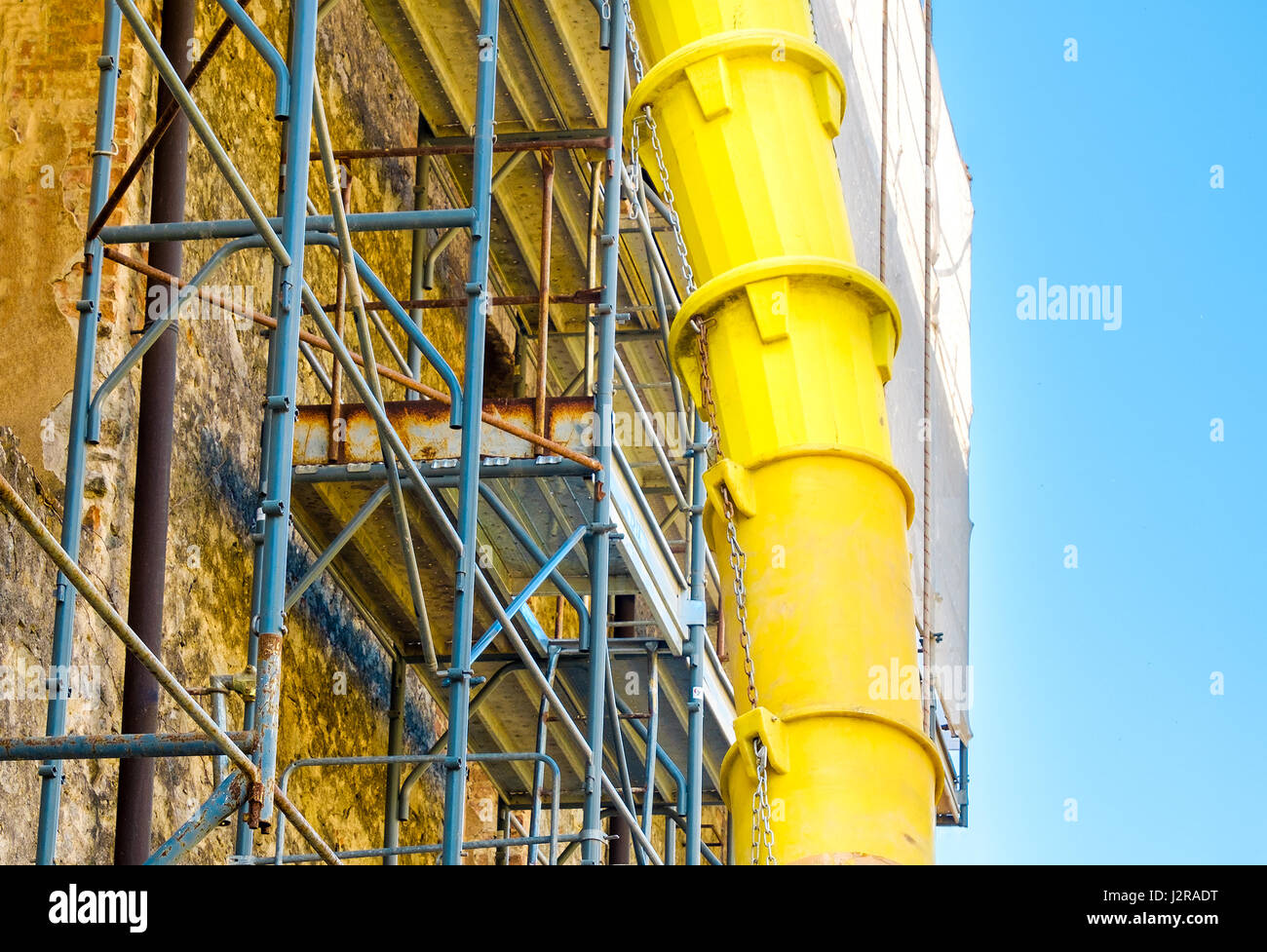 Tube building hi-res stock photography and images - Alamy