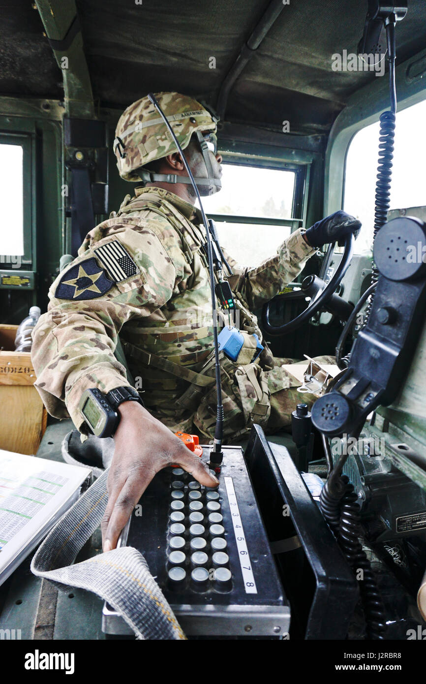 Sgt. 1st Class Ndifrek Aanam-Ndu, JMRC Timberwolves OCT, presses a ...