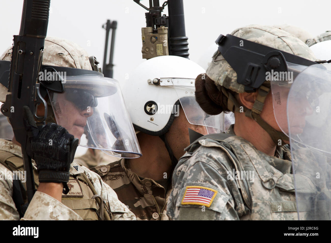 805th military police company hi-res stock photography and images - Alamy