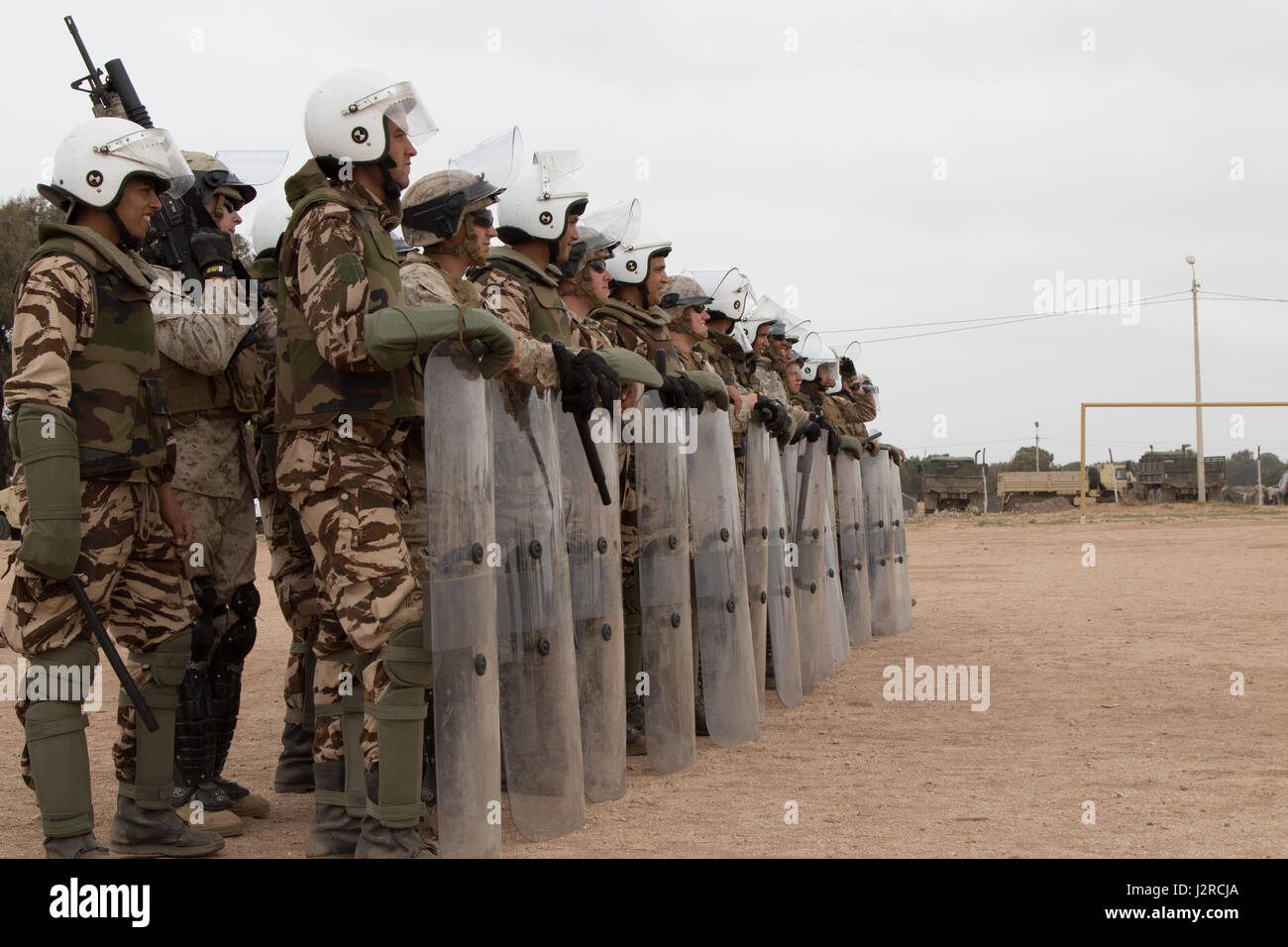 U.S. Soldiers, Marines, and Royal Moroccan Armed Forces prepare to ...