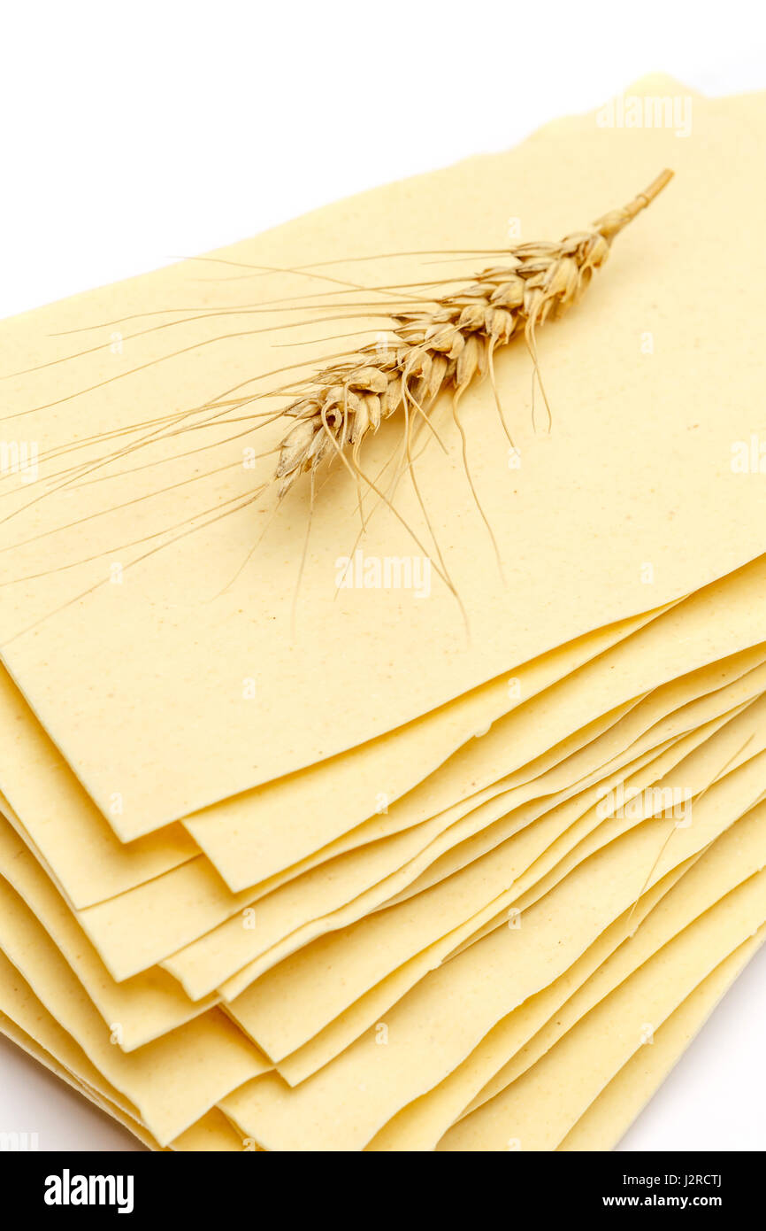 dried uncooked lasagna pasta sheets Stock Photo - Alamy