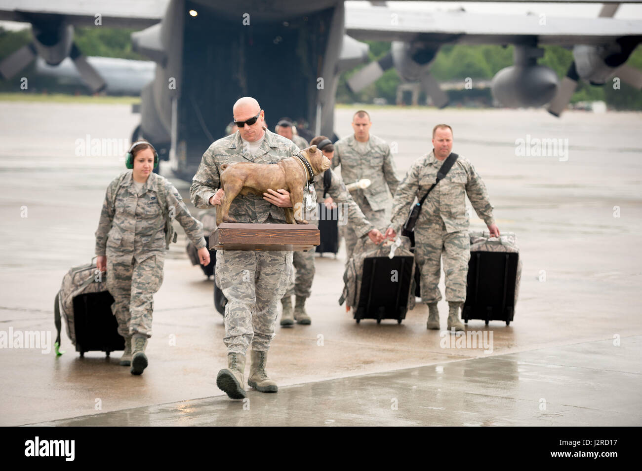 U.S. Air Force Senior Master Sgt. Brian Mitchell, air transportation ...