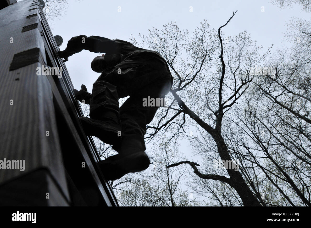 U.S. Army Reserve Sgt. Kevin Warren, 316th Mobility Augmentation ...