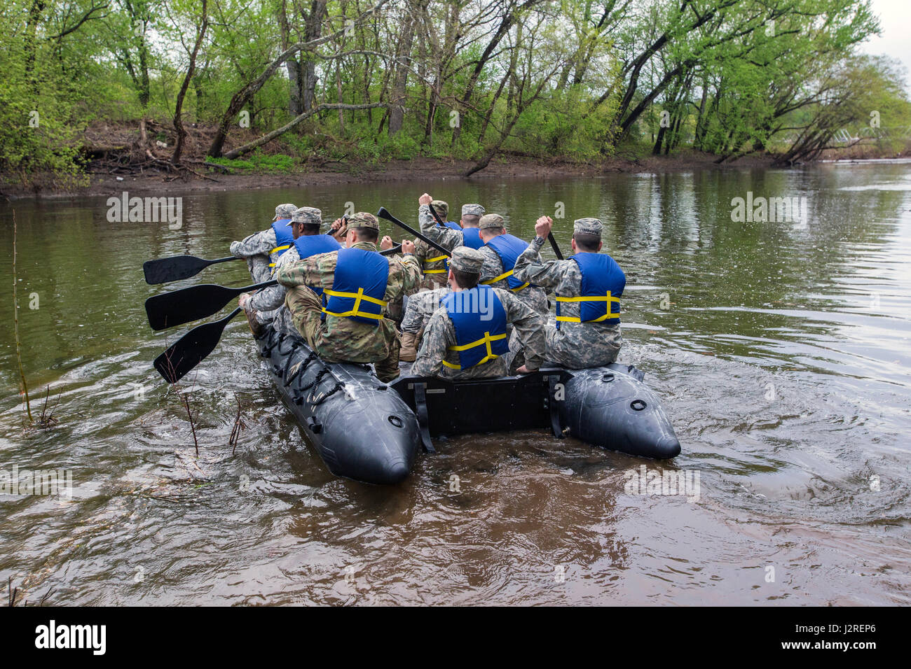 U.S. Army National Guard Soldiers and noncommissioned officers from the ...