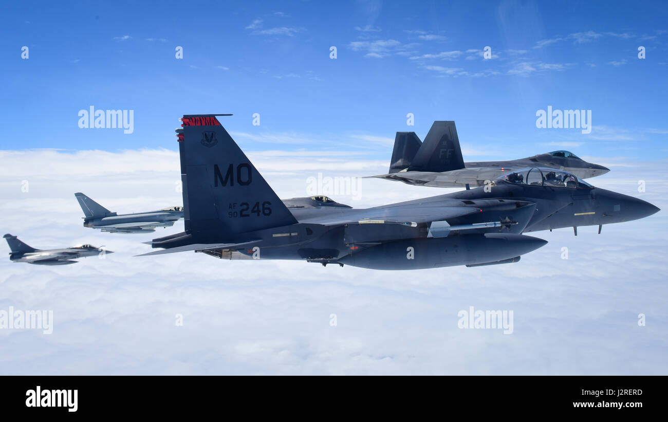 Fourth generation aircraft hi-res stock photography and images - Alamy
