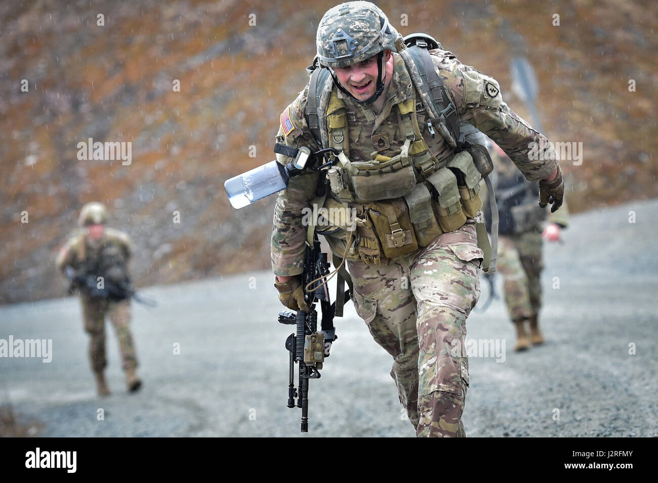 U.S. Army paratroopers of the 501st Parachute Infantry Regiment conduct ...