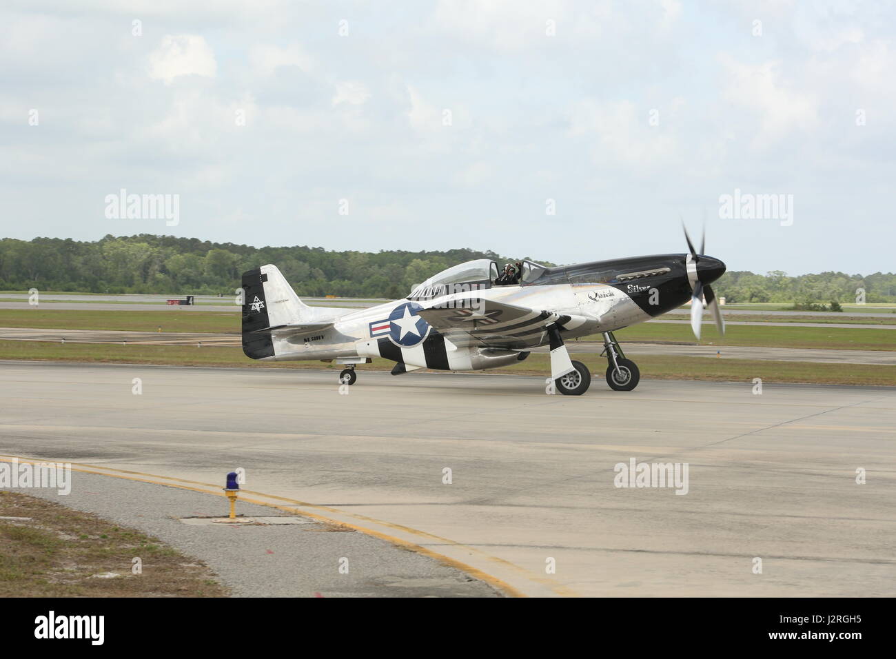 Scott “Scooter” Yoak returns from performing in his P-51D Mustang ...