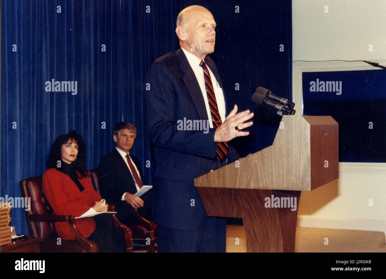ROSKENS- END HUNGER AWARDS 1990 - Man speaking at the podium Stock ...