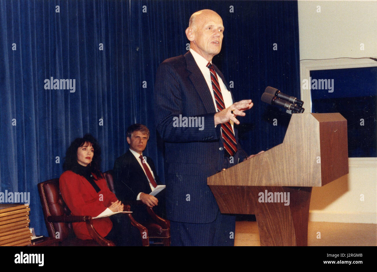 ROSKENS- END HUNGER AWARDS 1990 - Man speaking at the podium Stock ...
