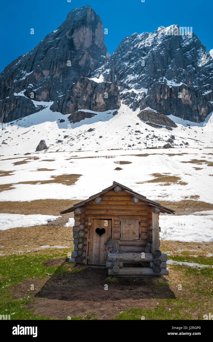 Old hut in the dolomite mountains in northern Italy Stock Photo - Alamy