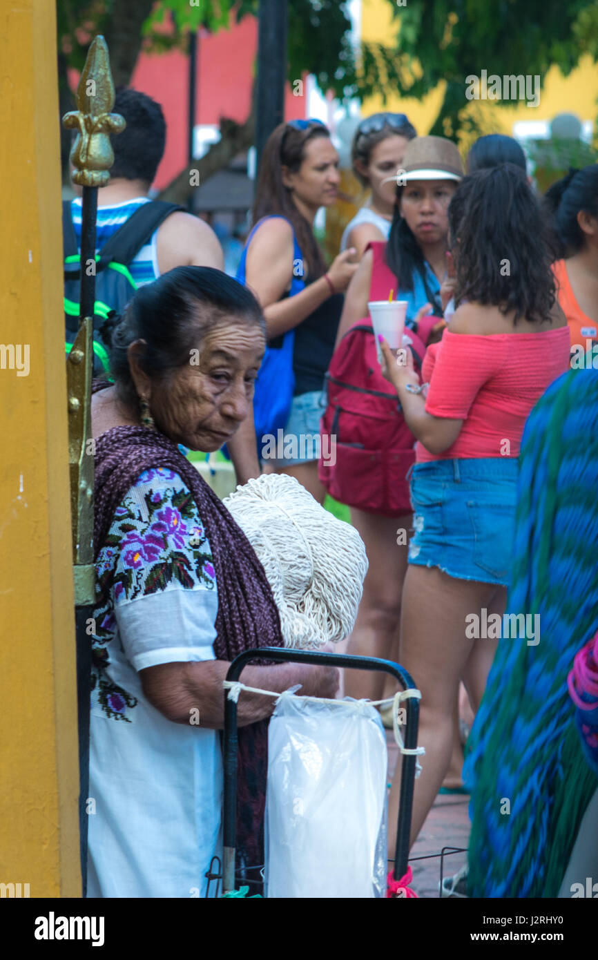 Popolo maya hi-res stock photography and images - Alamy