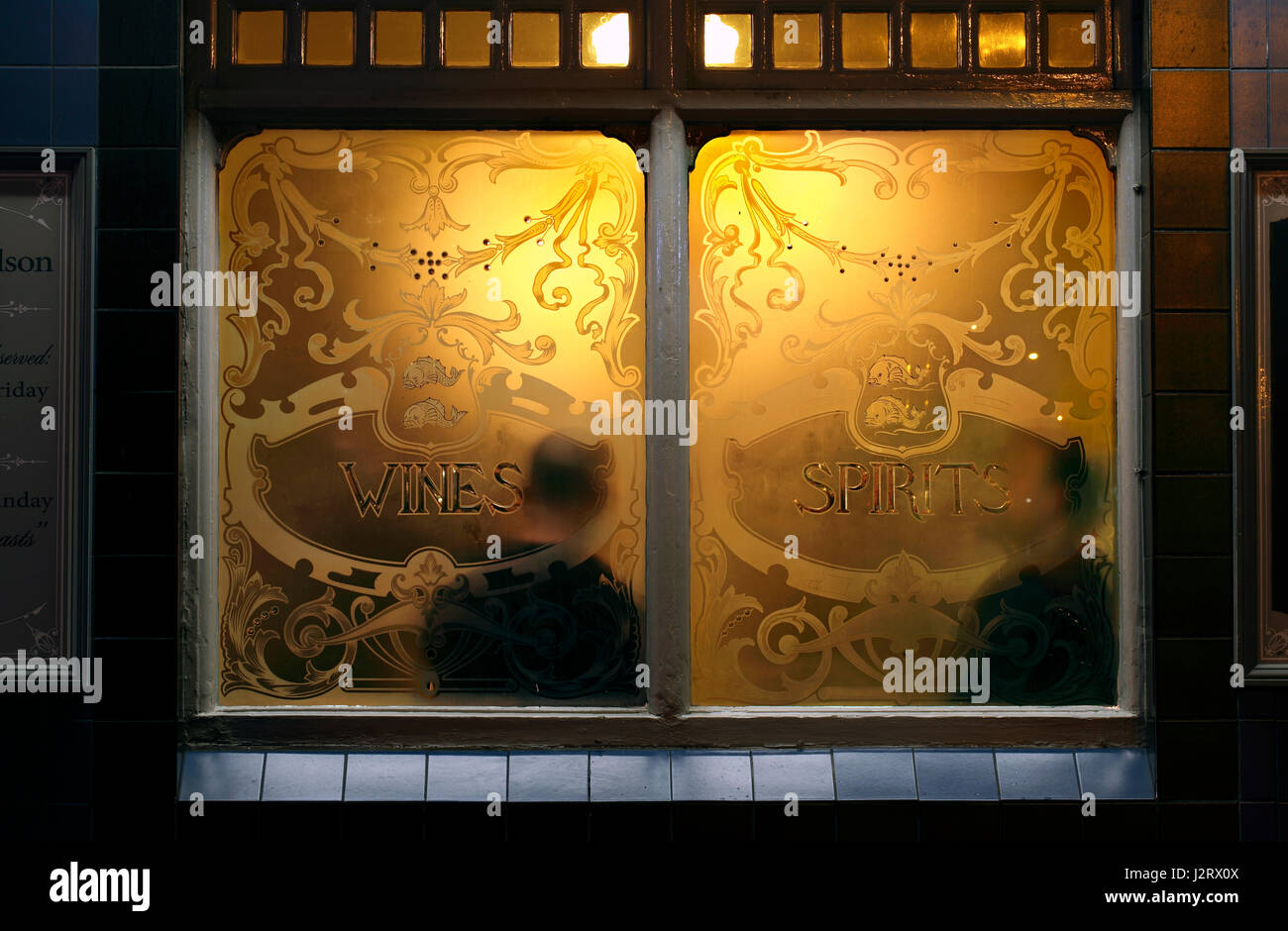 Pub glass window hi-res stock photography and images - Alamy
