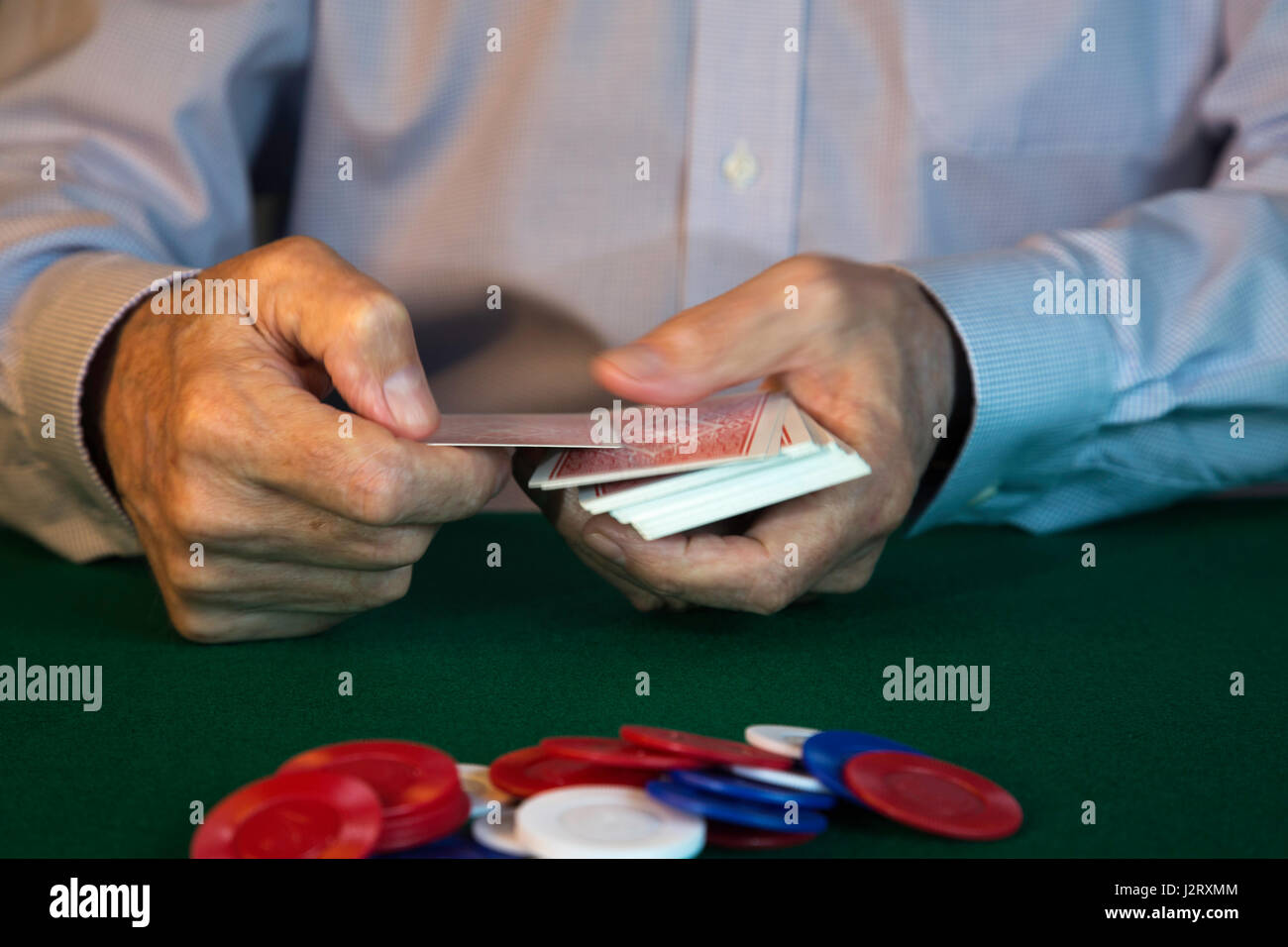 Dealing cards hi-res stock photography and images - Alamy