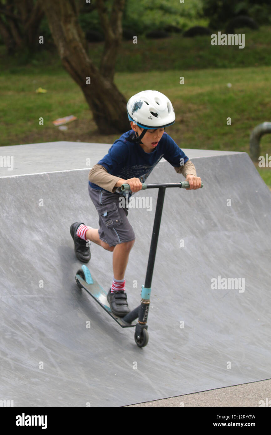 Boy stunt hi-res stock photography and images - Alamy