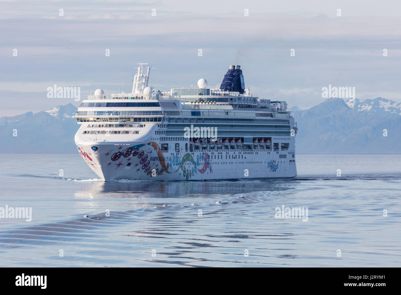 A cruise ship sailing the Inner Passage of Alaska Stock Photo - Alamy