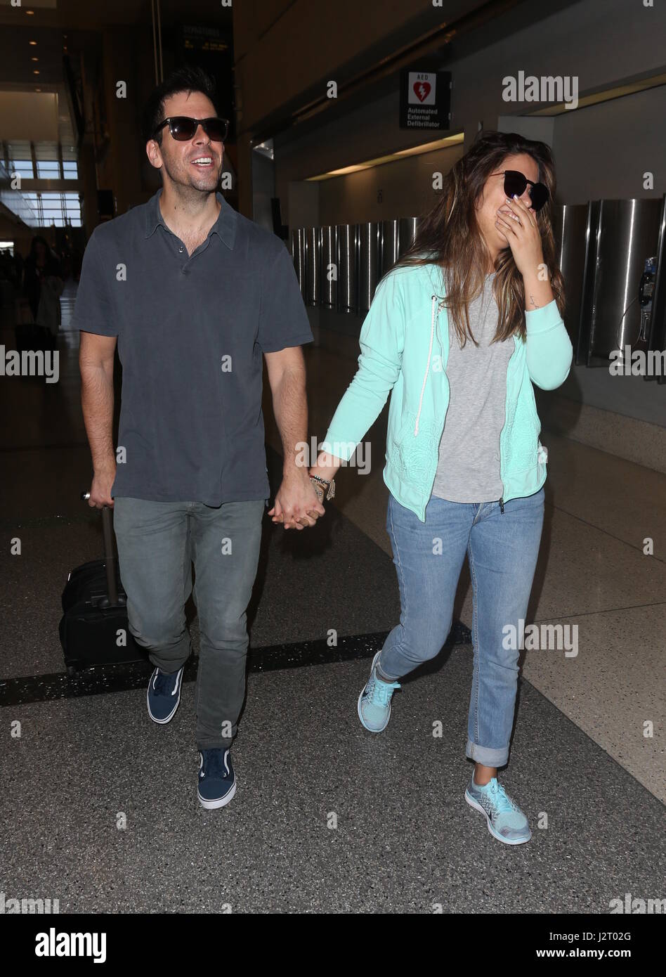 Eli Roth departs from the airport with his wife Lorenza Featuring: Eli ...