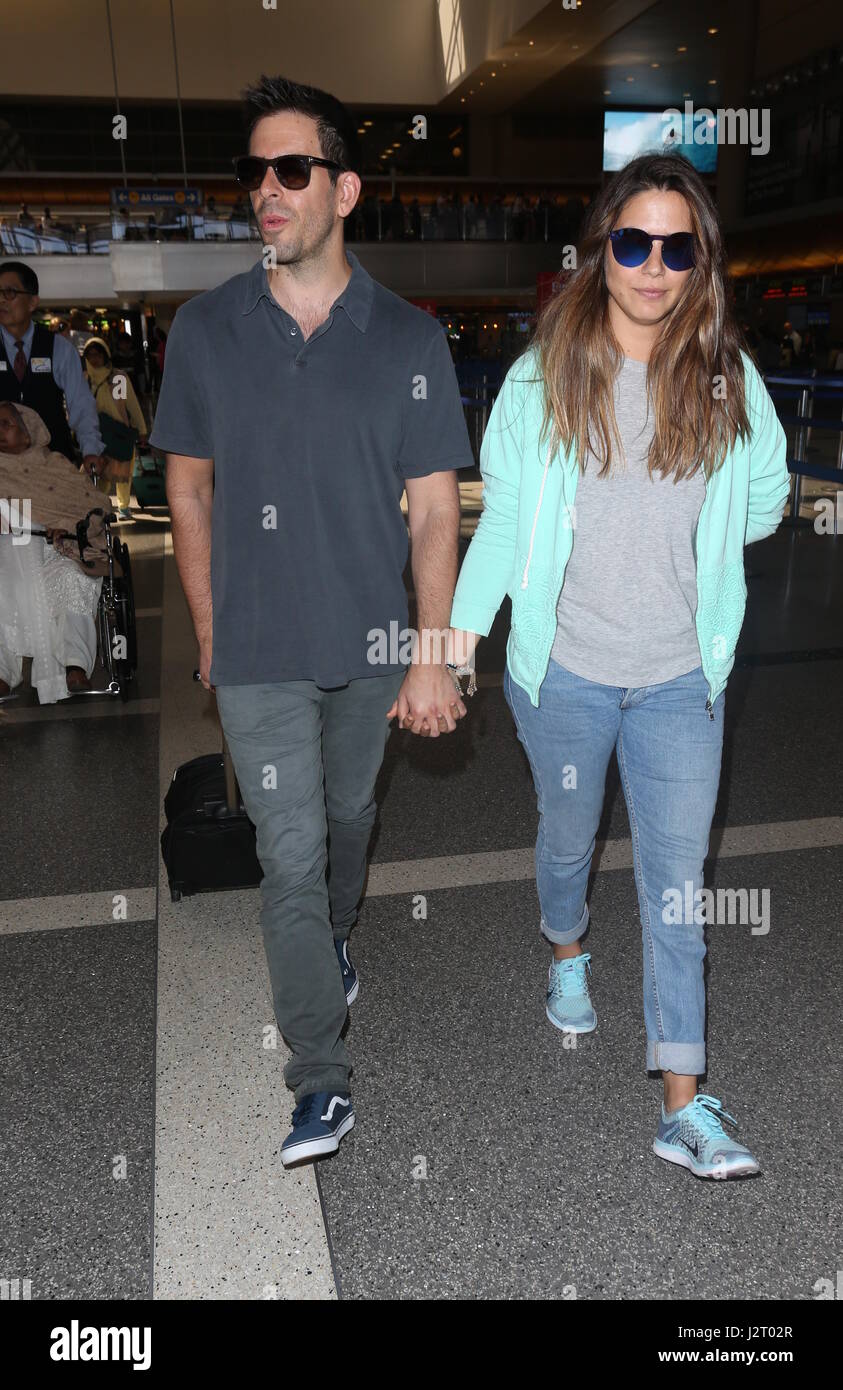 Eli Roth departs from the airport with his wife Lorenza Featuring: Eli ...