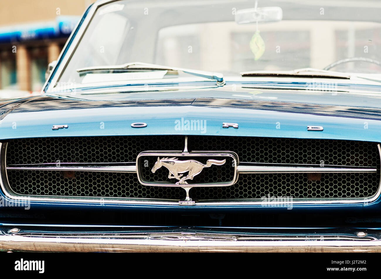 Old ford mustang hi-res stock photography and images - Alamy