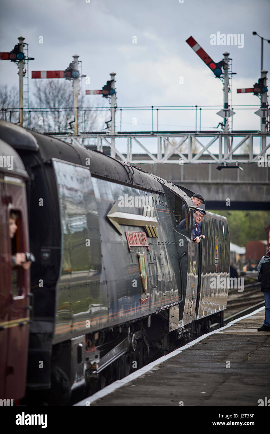 Transporter leaning out of the window of a mk1 coach at ELR East ...