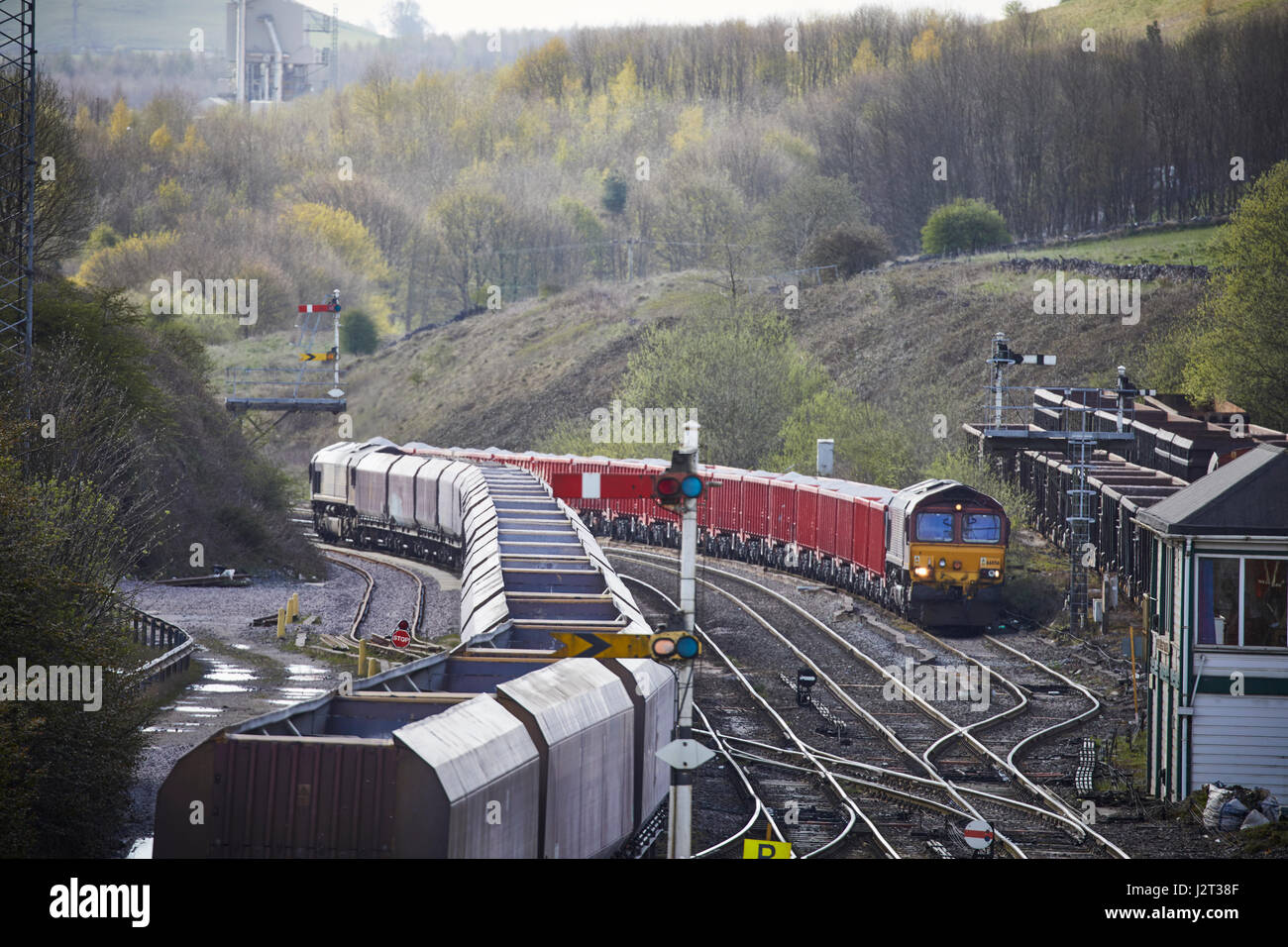 Class 66 freight trains at Cemex Quarry in Dove Holes High Peak ...