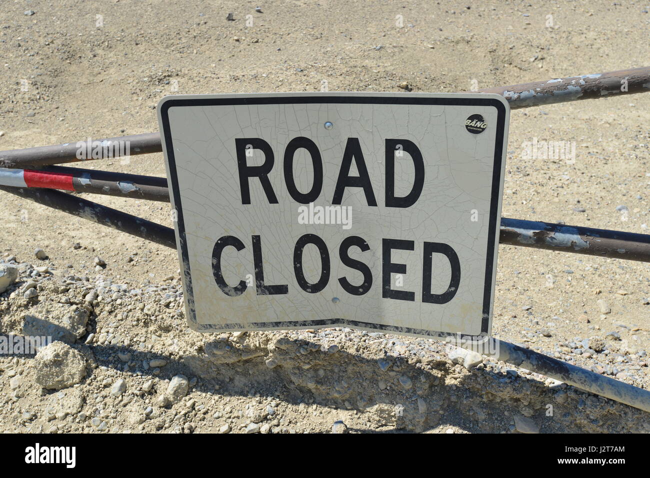 Old closed sign hi-res stock photography and images - Alamy