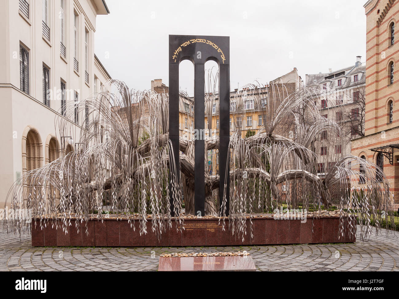 Dohany street synagogue tree of life hi-res stock photography and ...