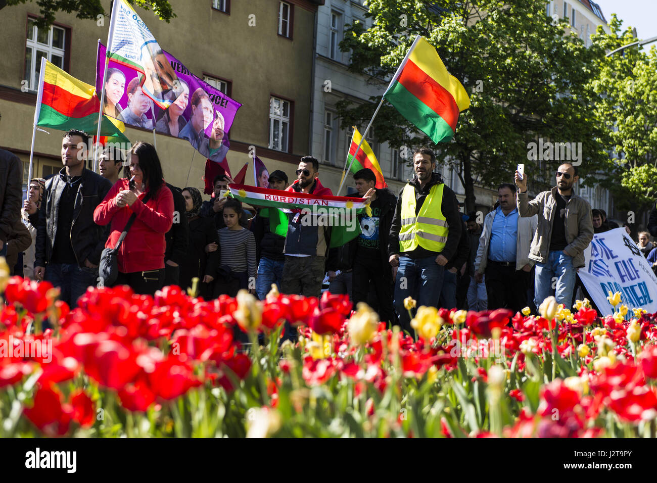 Kurdish resistance movement hi-res stock photography and images - Alamy