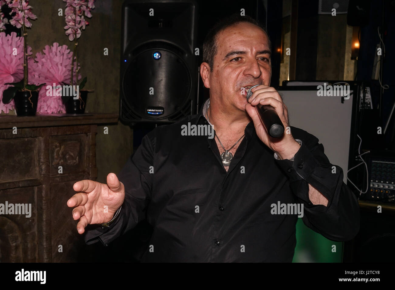 Redneck couple hi-res stock photography and images - Alamy