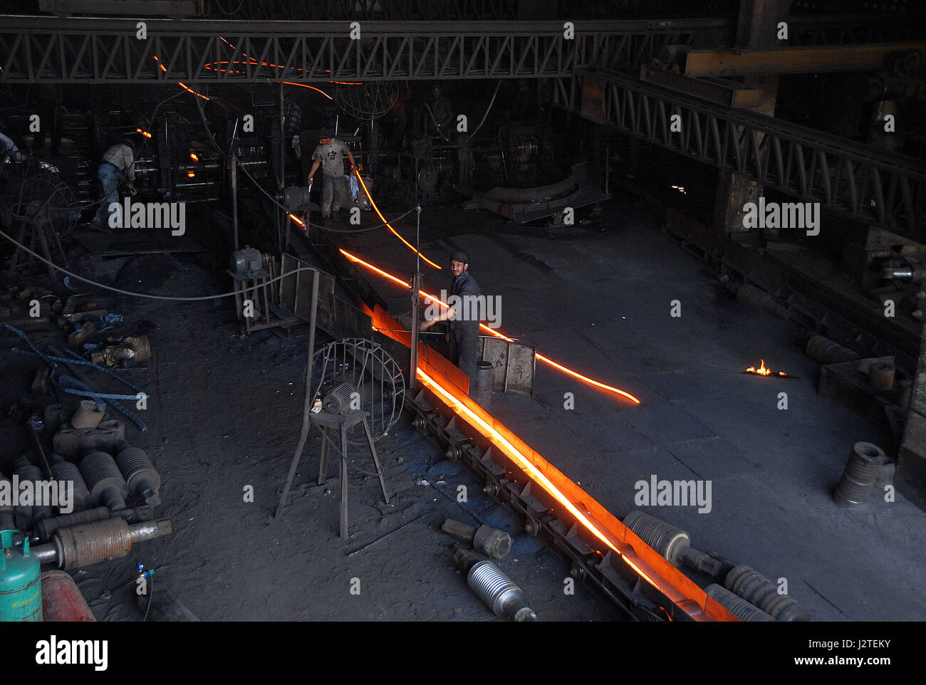 Labourers work hi-res stock photography and images - Alamy