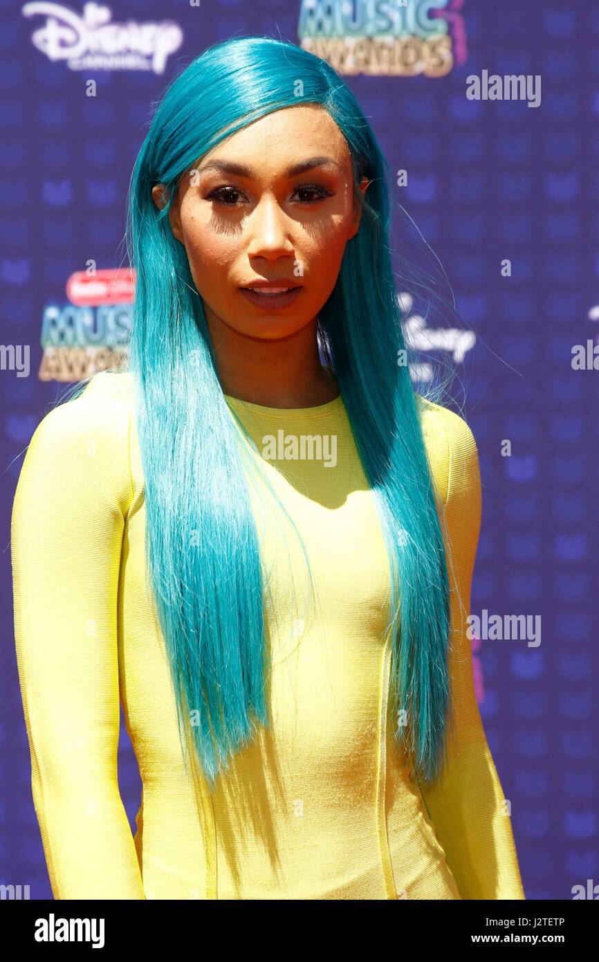 Eva Gutowski at arrivals for Radio Disney Music Awards - ARRIVALS 2 ...