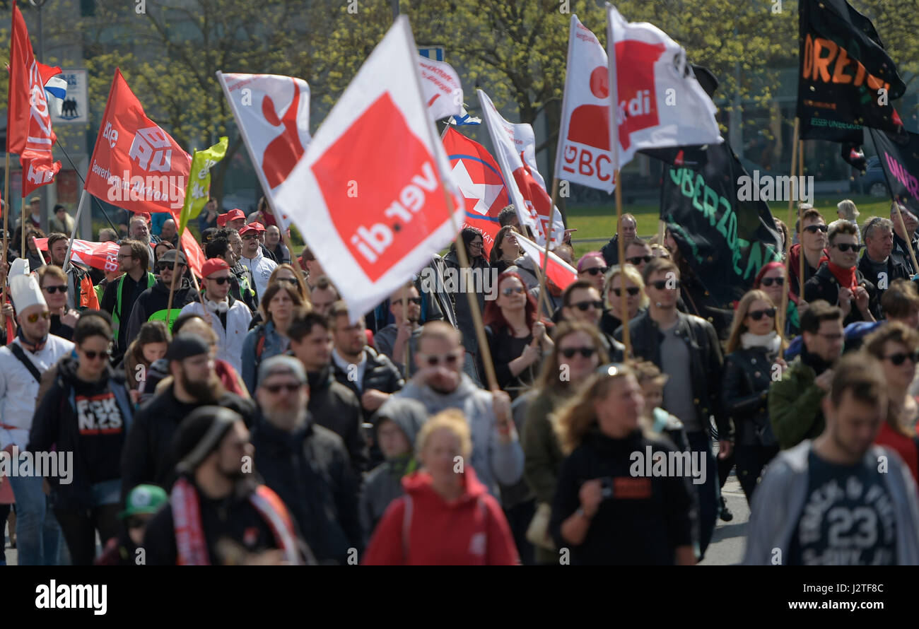 Berlin, Germany. 01st May, 2017. Members of the German Trade Union ...