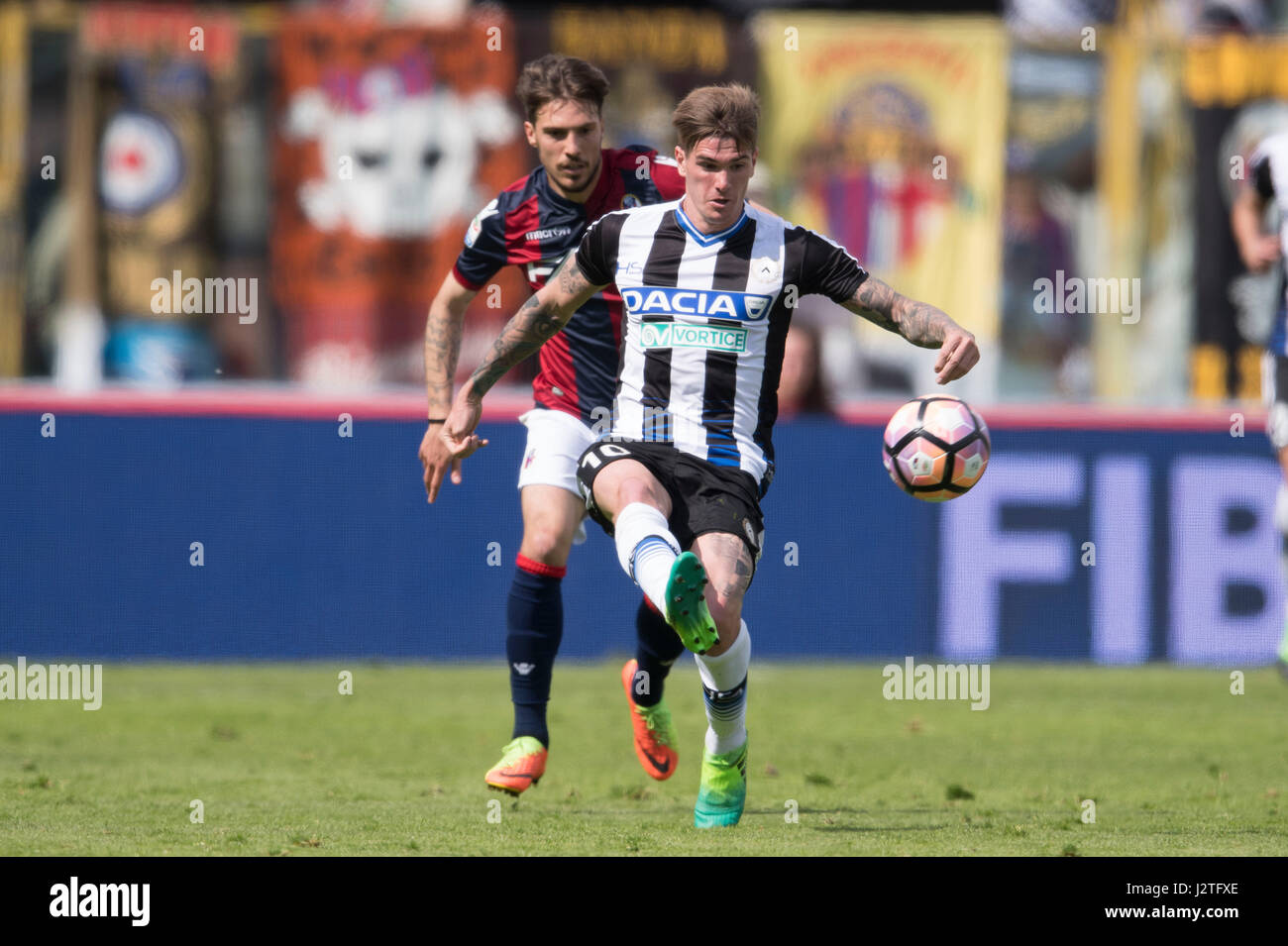 Simone verdi bologna rodrigo javier de paul udinese hi-res stock ...