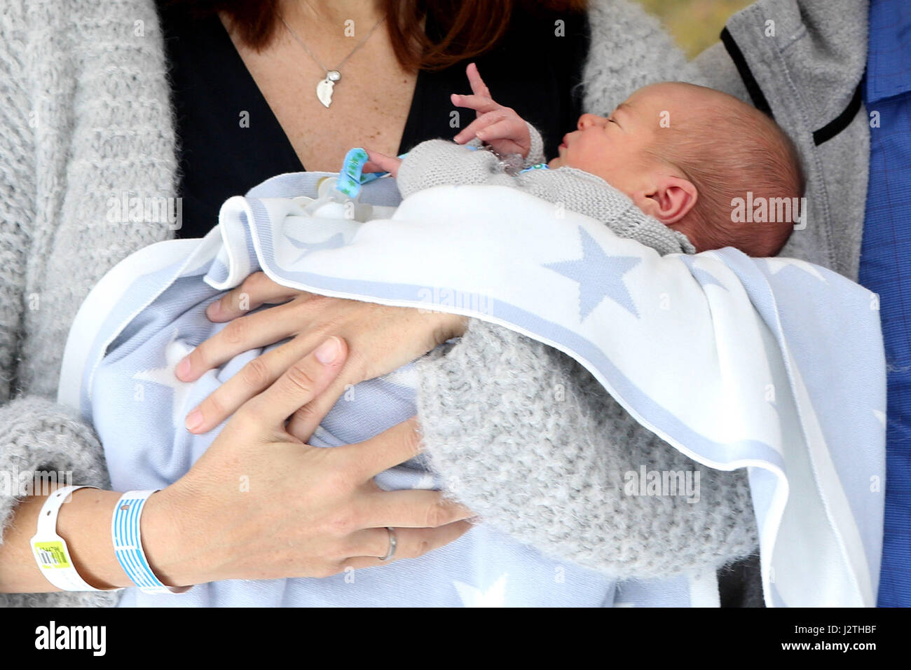 Spanish climber edurne pasaban son hi-res stock photography and images ...