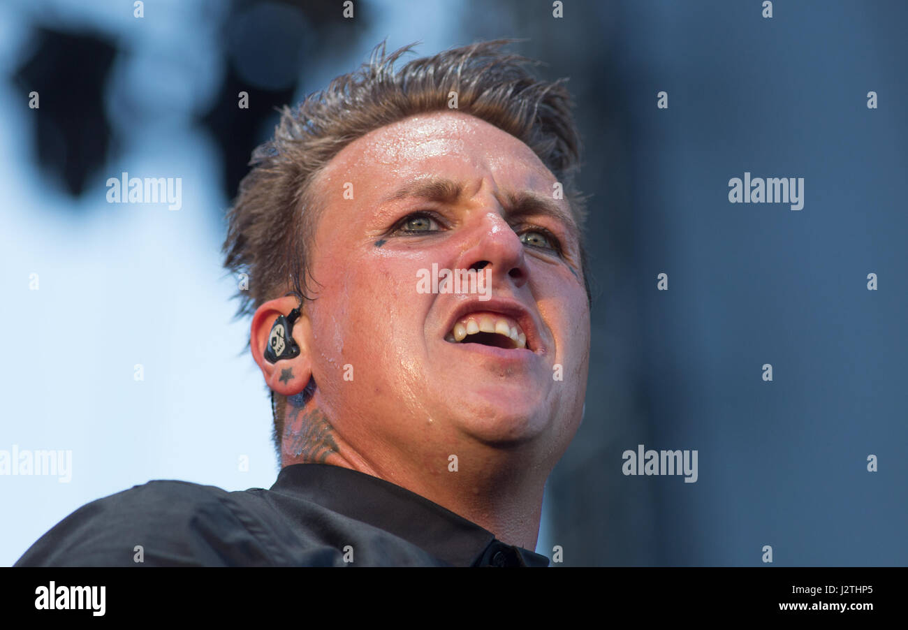 Fort Myers, FL, USA. 29th Apr, 2017. Papa Roach performs during Day 1 ...