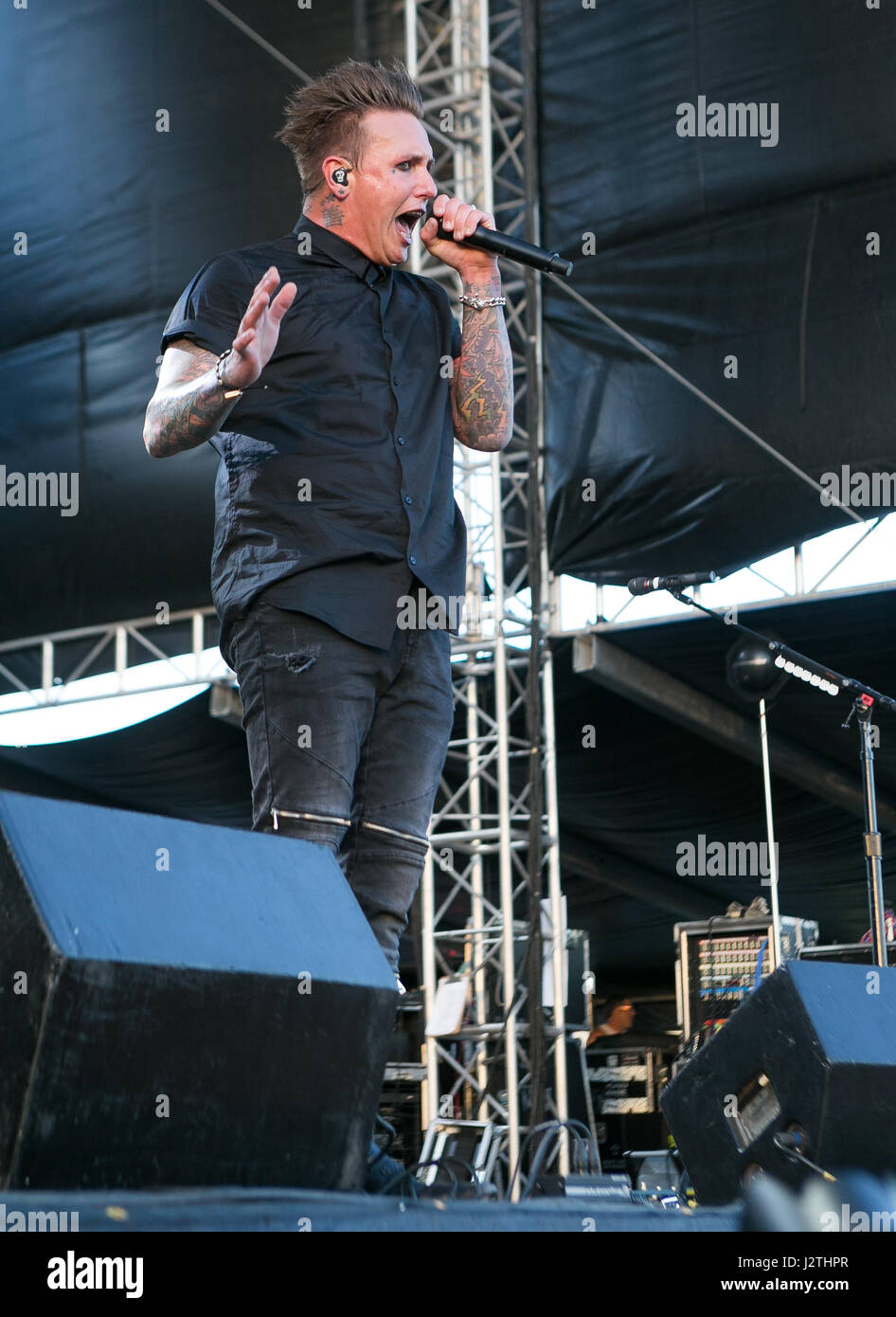 Fort Myers, FL, USA. 29th Apr, 2017. Papa Roach performs during Day 1 ...