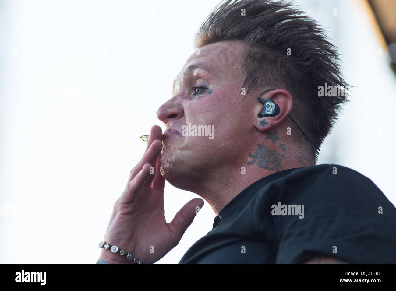 Fort Myers, FL, USA. 29th Apr, 2017. Papa Roach performs during Day 1 ...