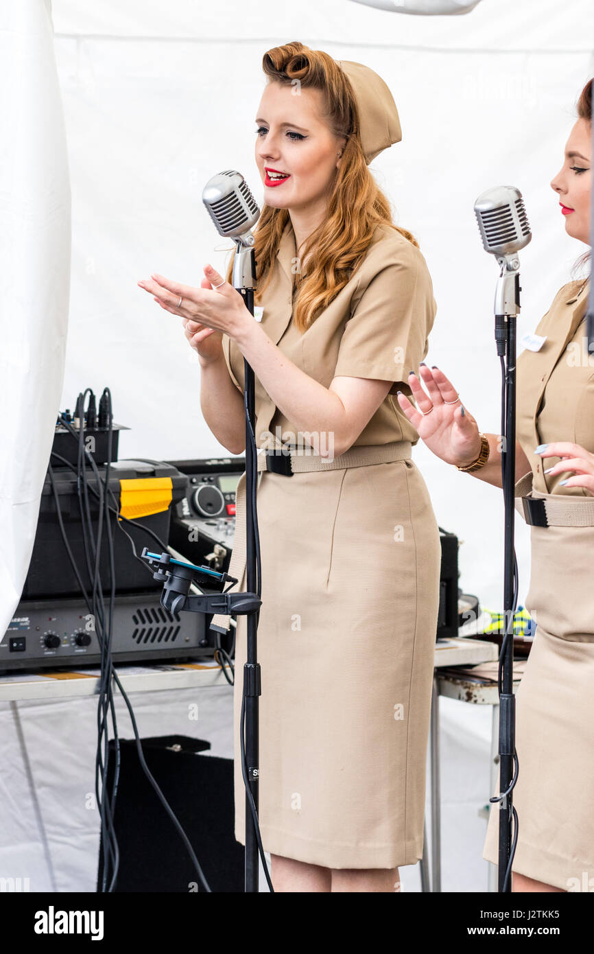 Salute to the 40s re-enactment day. Singer from Knightingales, a women ...