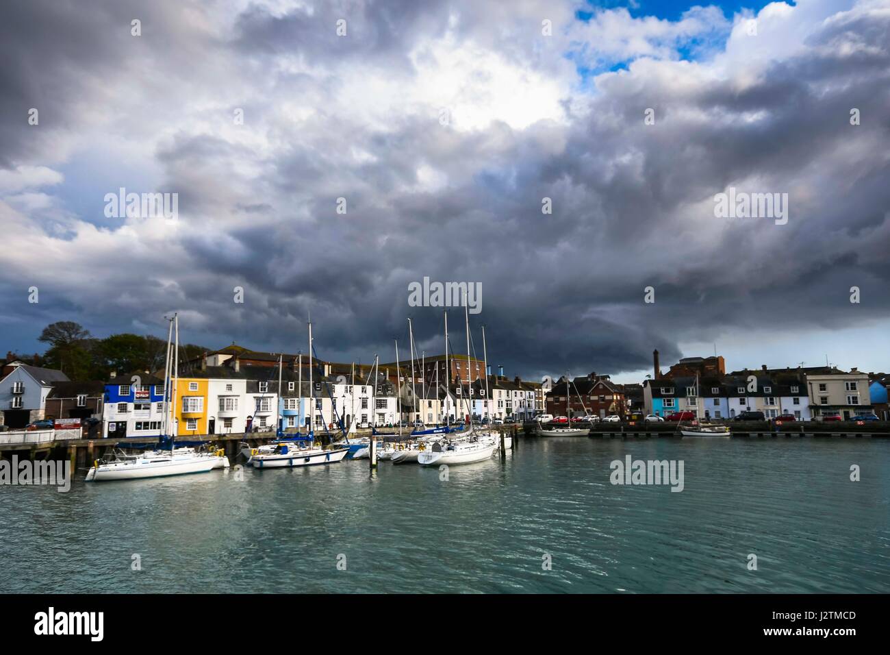 Weymouth, Dorset, UK. 1st May 2017. UK Weather. Spectacular thunder ...