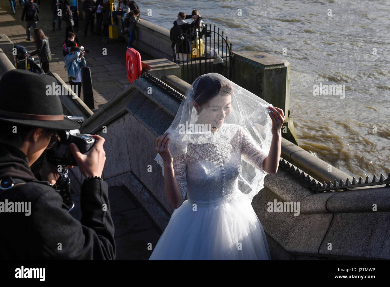 London, UK. 1 May 2017. A mainland Chinese wedding bride is seen having ...