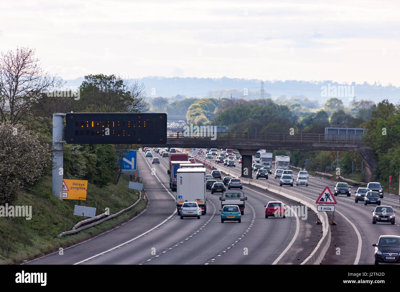 M1 motorway sign north hi-res stock photography and images - Alamy