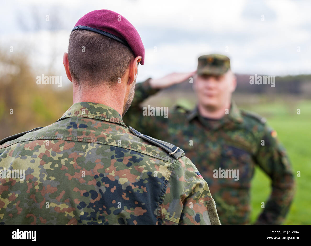 German army bundeswehr soldiers salute hi-res stock photography and ...