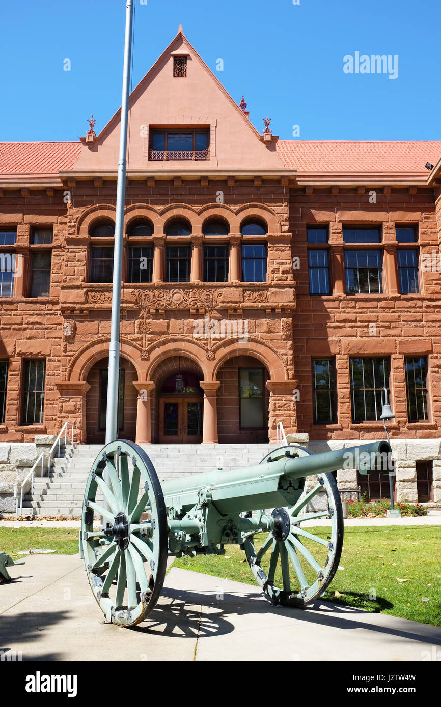 SANTA ANA, CA - APRIL 30, 2017: The Old Orange County Courthouse ...