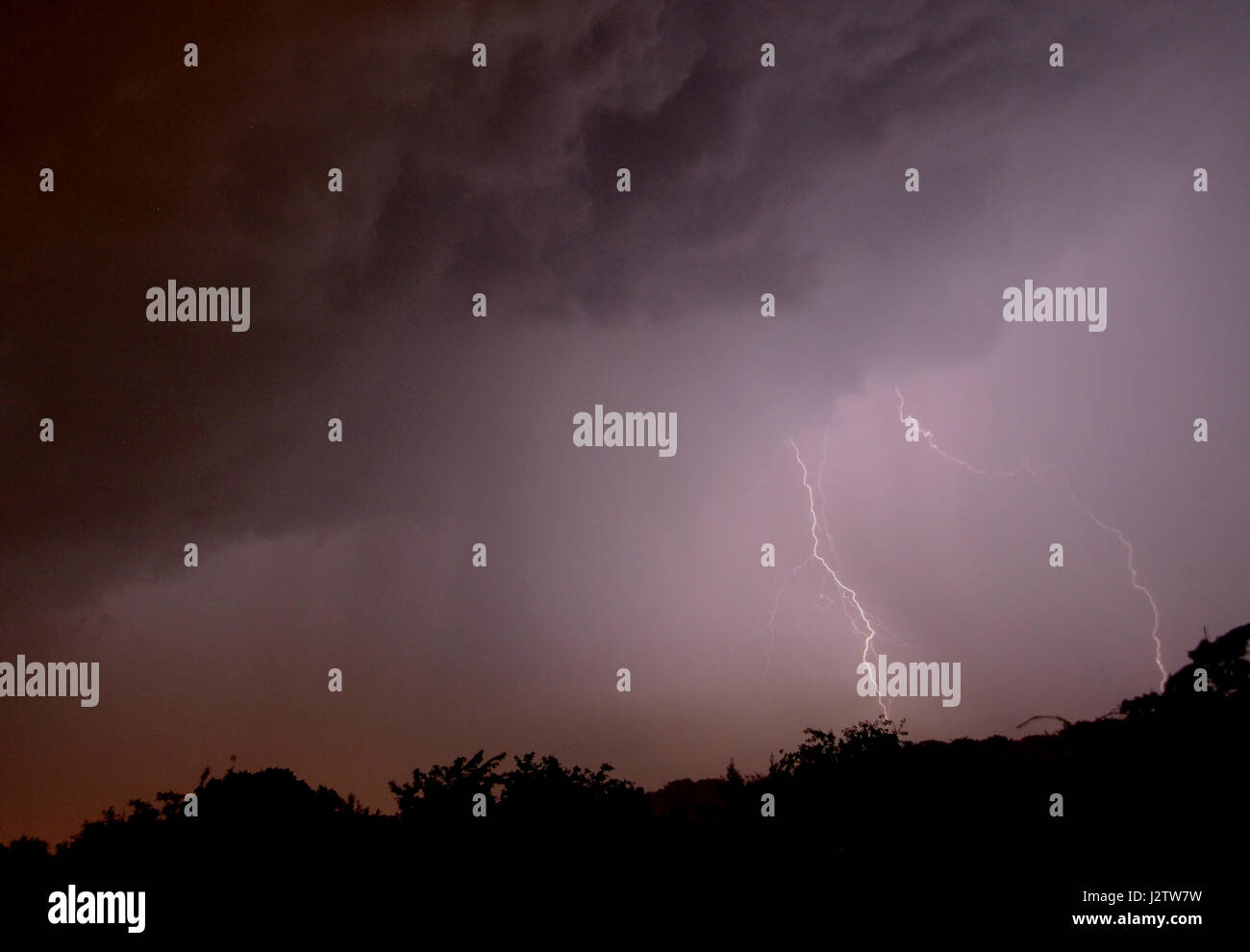 Heavy lightening hi-res stock photography and images - Alamy