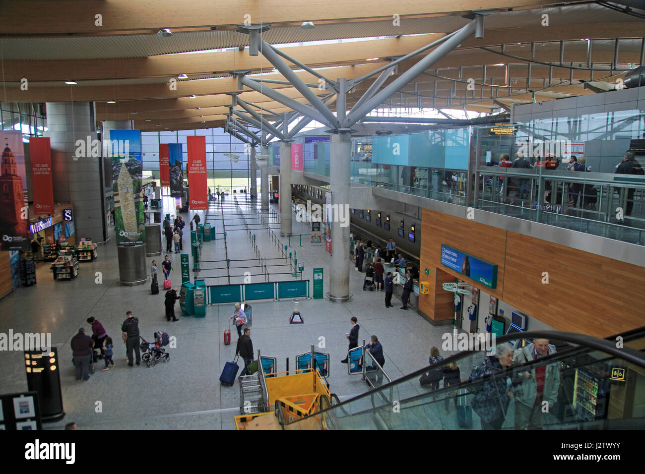 Cork airport фото
