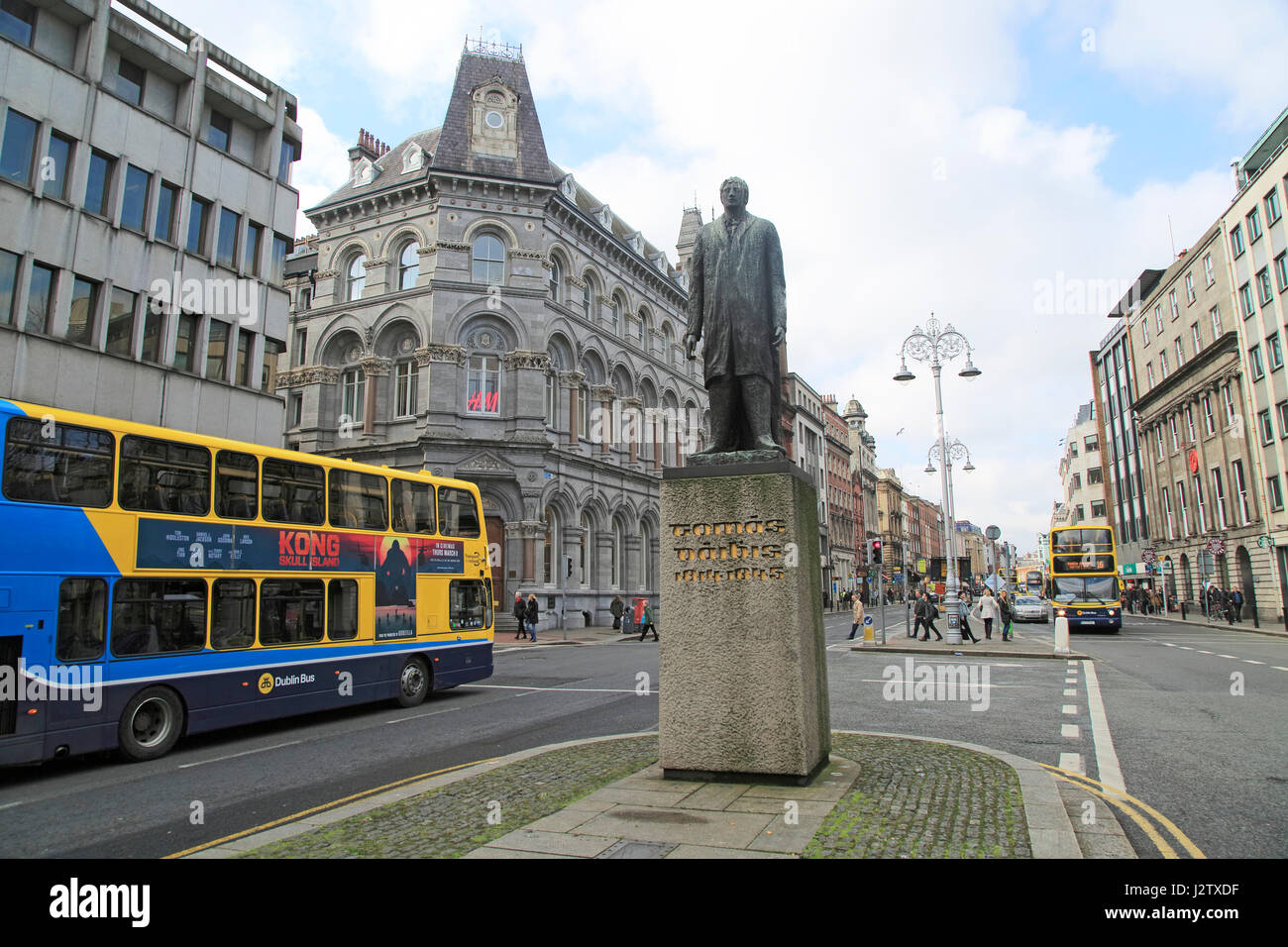 Tomas Daibis, Thomas Davis, statue on College Green, Dublin city ...