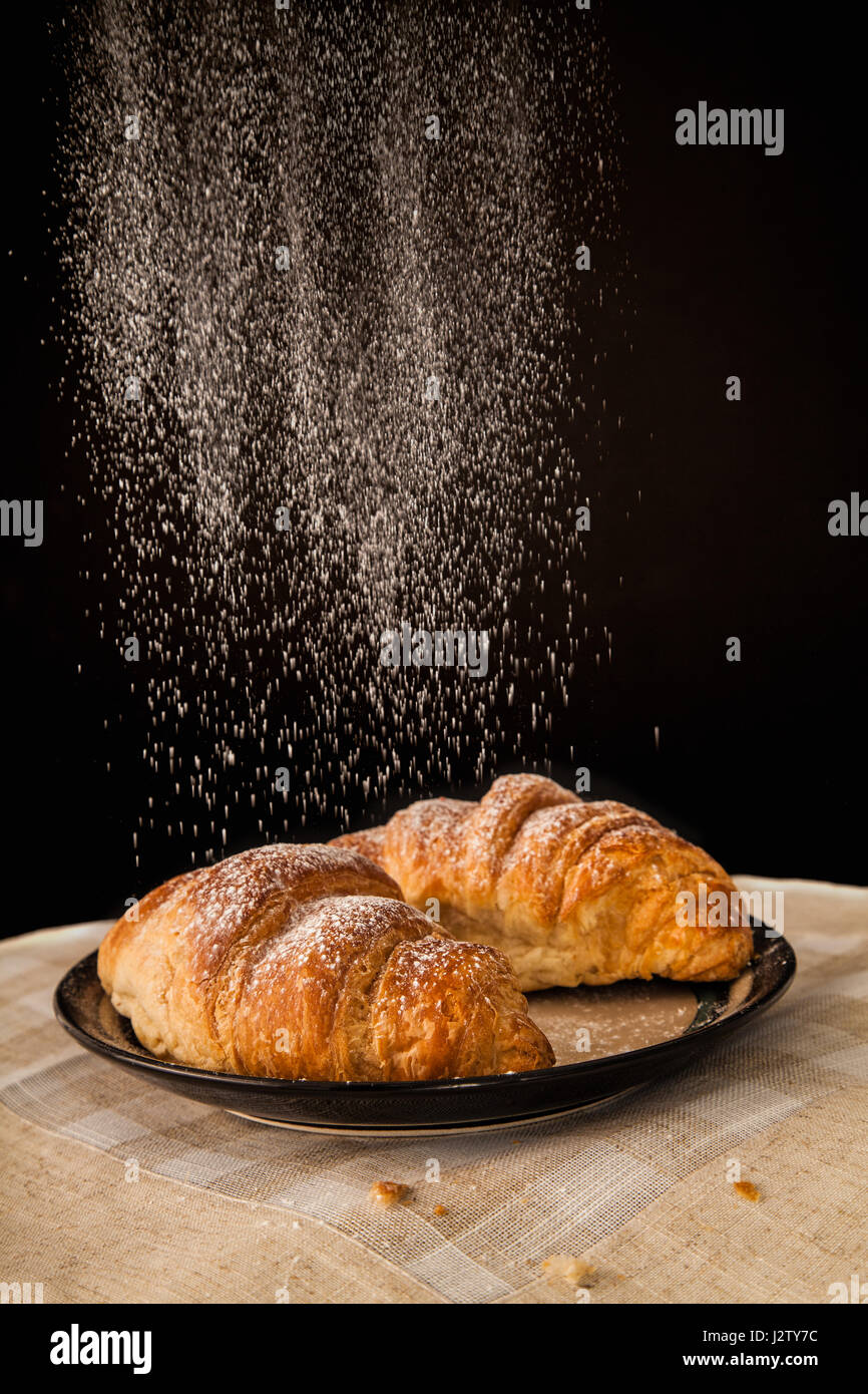 Being dusted with icing sugar hi-res stock photography and images - Alamy