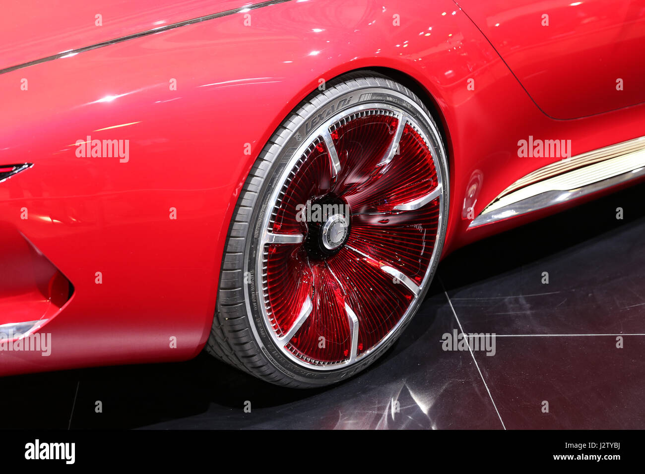 Vision mercedes maybach 6 hi-res stock photography and images - Alamy