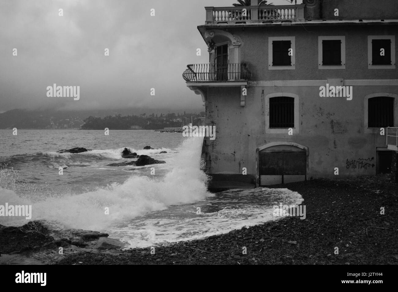 Menacing wave Black and White Stock Photos & Images - Alamy