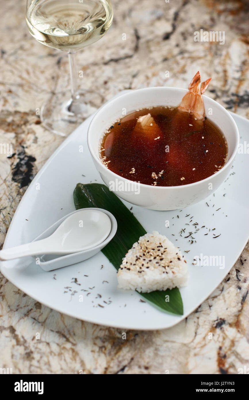 Suimono soup in white bowl Stock Photo - Alamy